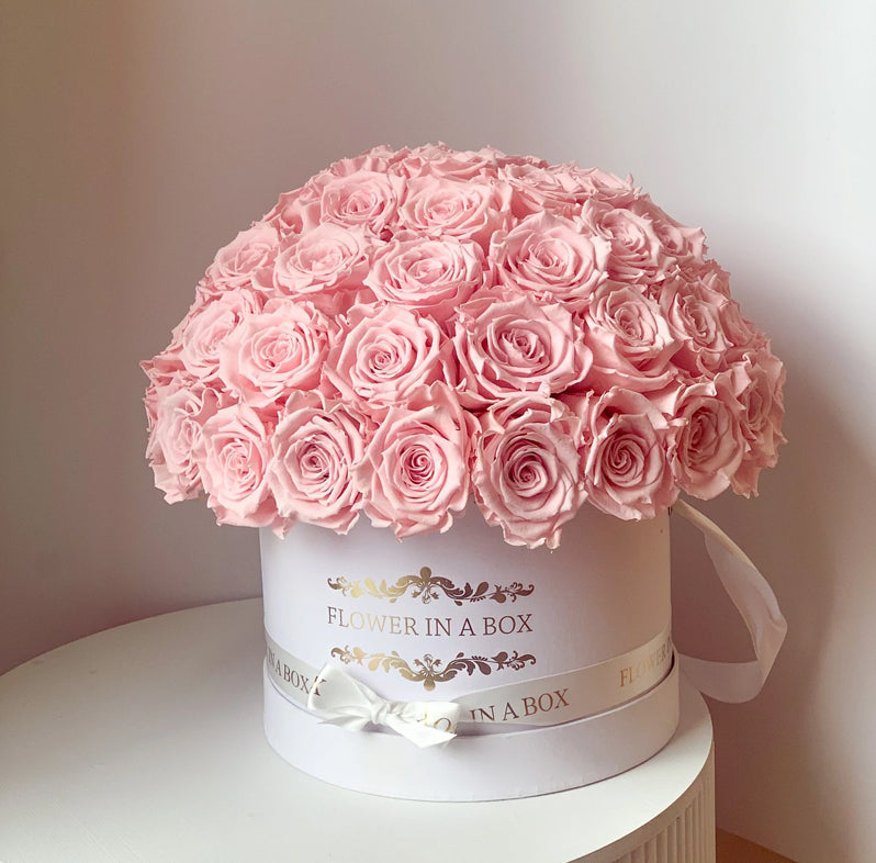 Deluxe Rose Arrangement – FLOWER IN A BOX